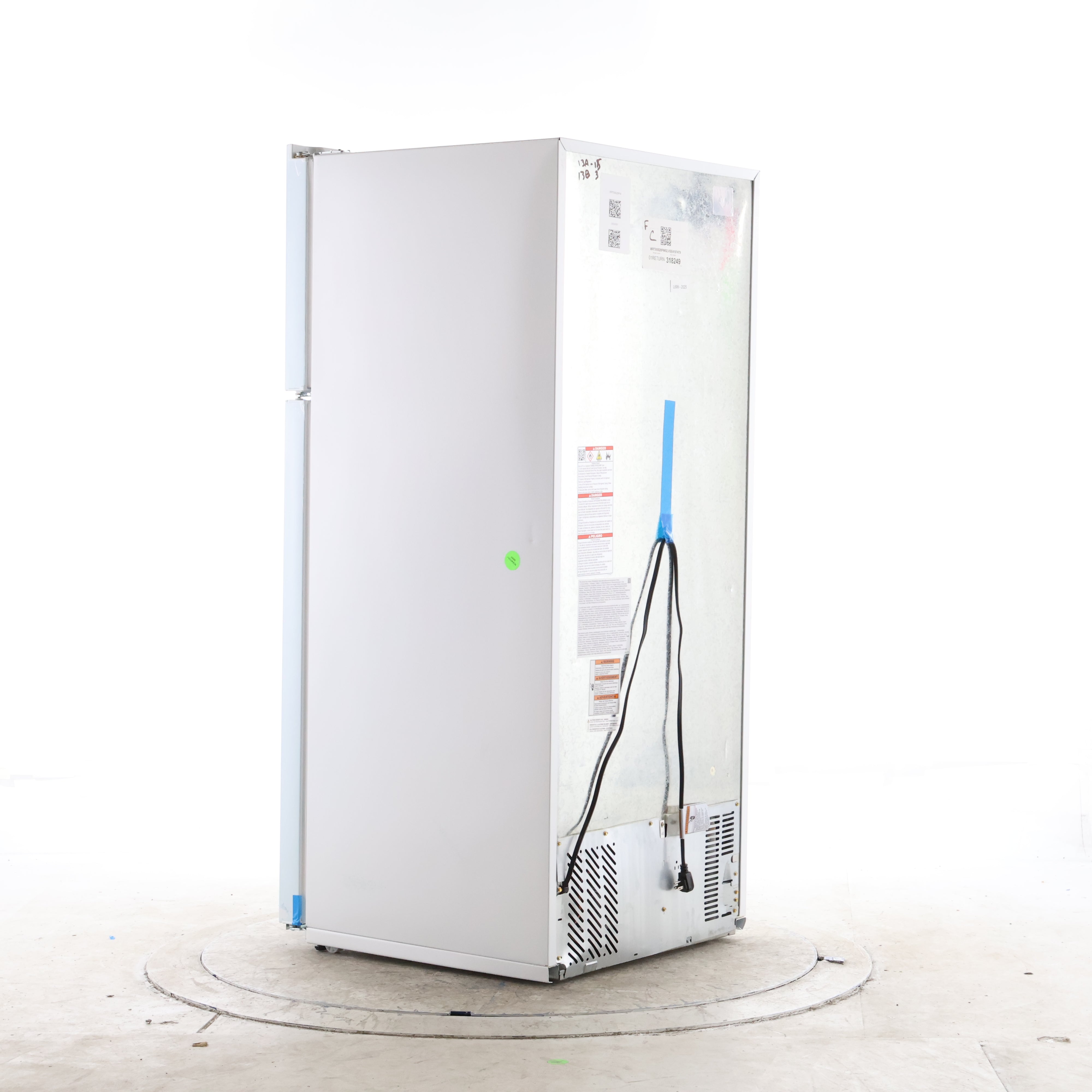 Whirlpool WRTX5028PW 28" Top-Freezer Refrigerator 16.3 cu ft – SecondShop